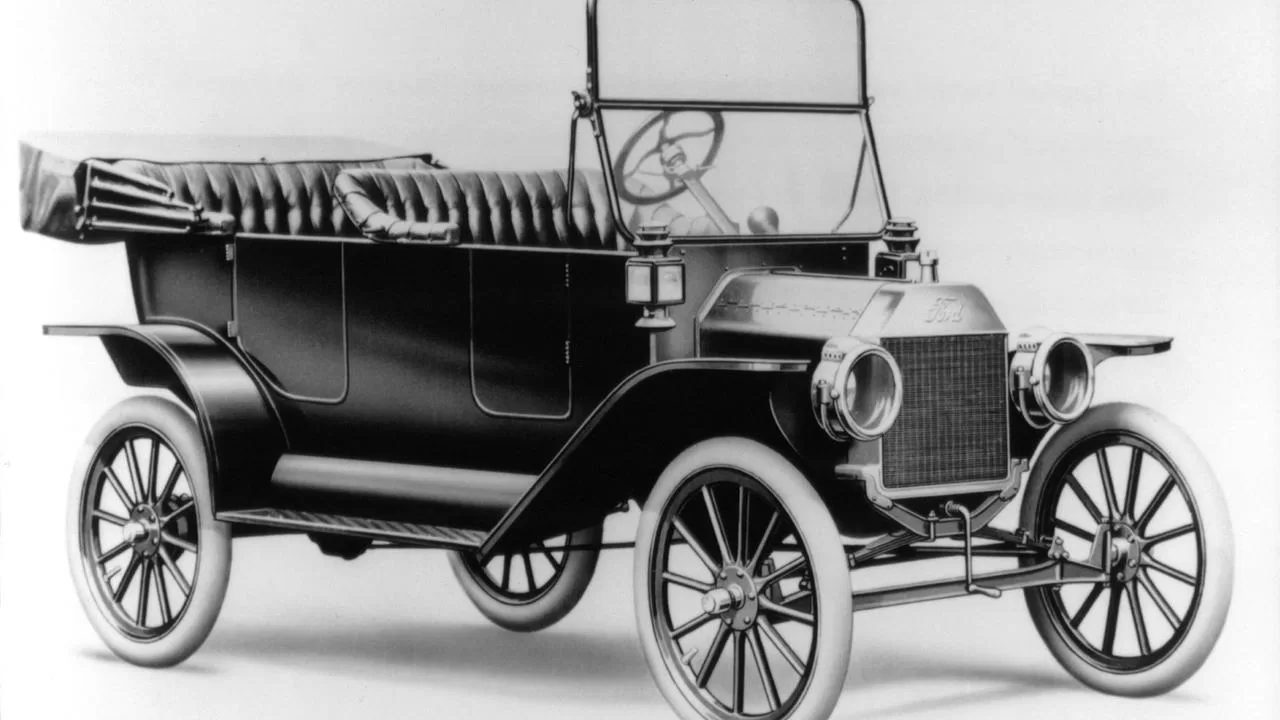 Historische Entwicklung des Automobils: Von Benz bis Tesla – Wissens Fusion